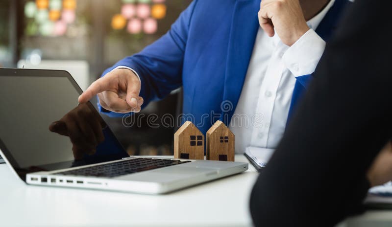 Boss is Angry and Blames the Staff for Poor Work, the Team Leader S ...