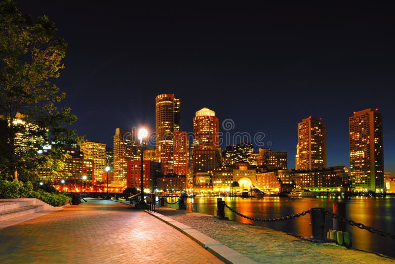 Boston Harborwalk Alla Notte Immagine Stock - Immagine di città, porto ...