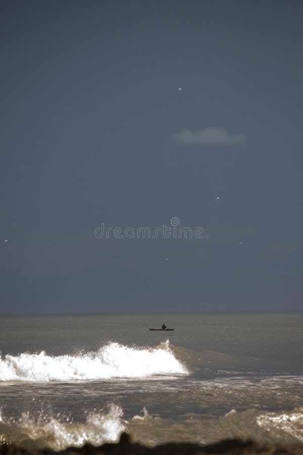 Bote Navegando En El Mar a Lo Lejos Stock Image - Image of adventure ...