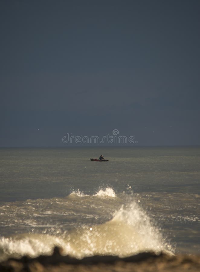 Bote Navegando En El Mar a Lo Lejos Stock Image - Image of water ...