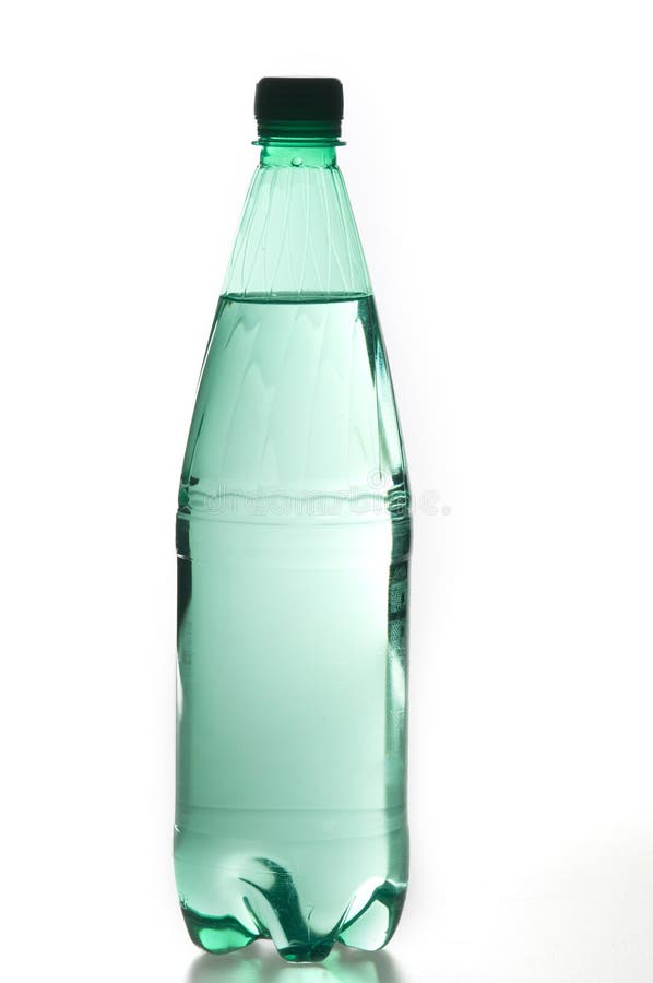 Botella De Agua Mineral De La Soda Imagen de archivo - Imagen de verde ...