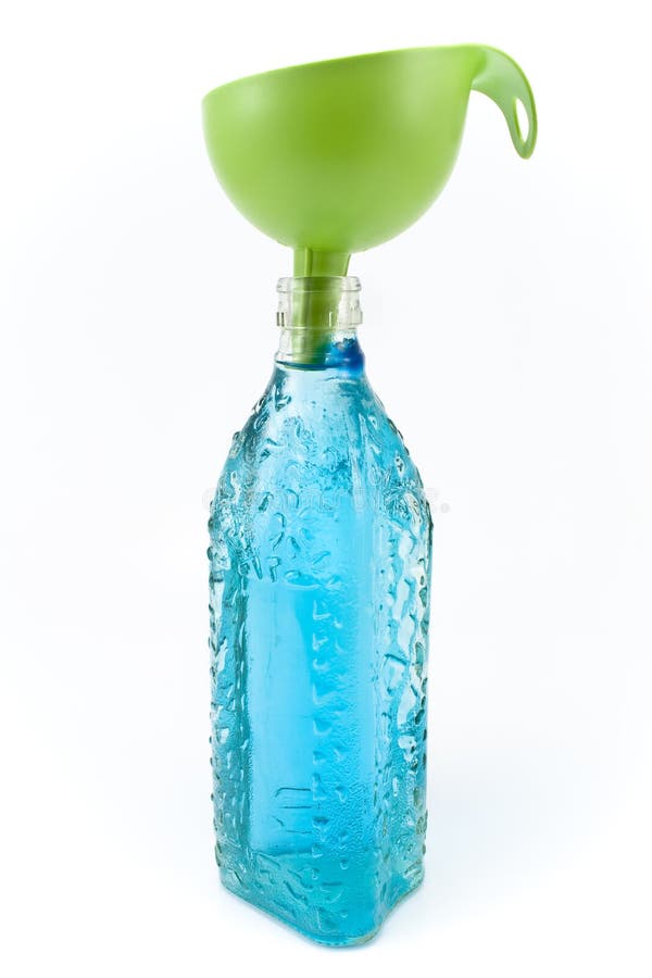 Botella De Agua Y De Embudo Foto de archivo - Imagen de cristal ...