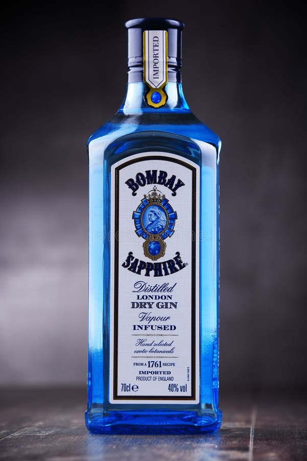 Botella De Ginebra Del Zafiro De Bombay Foto de archivo editorial ...