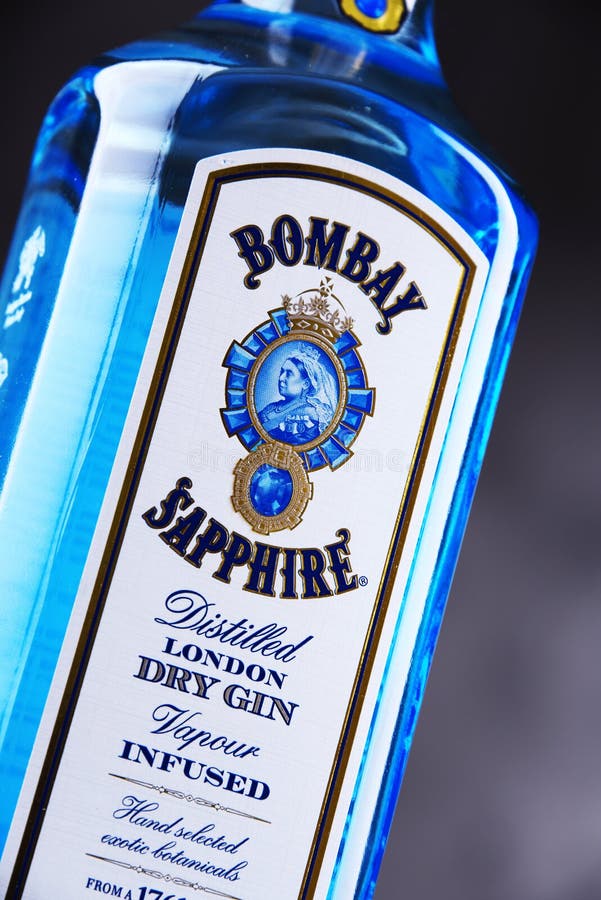 Botella De Ginebra Del Zafiro De Bombay Imagen de archivo editorial ...