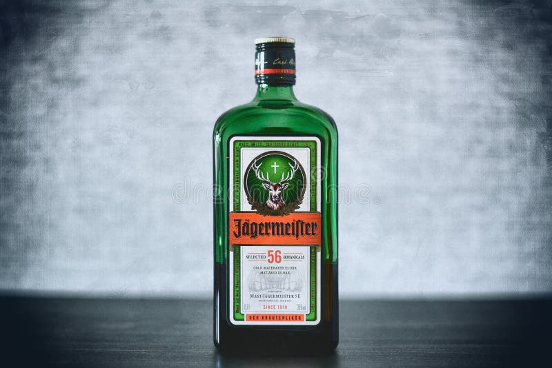 Botella De Jagermeister Desde Arriba Foto editorial - Imagen de nantes ...