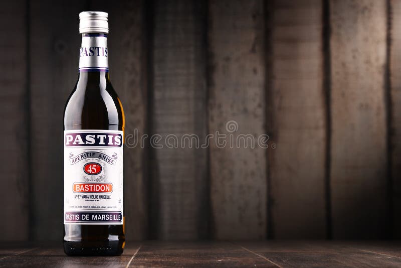 Botella De Pastis De Marsella Imagen de archivo editorial - Imagen de ...