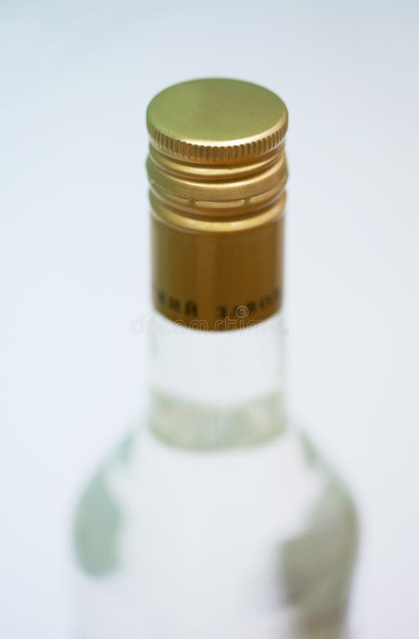 Botella De Vodka En Un CCB Blanco Imagen de archivo - Imagen de vodka ...