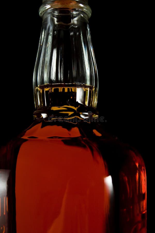 Botellas De Bebidas Alcohólicas Imagen de archivo - Imagen de diferente ...