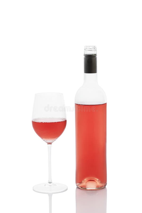 Botella Del Vino Rosado Con La Copa Llenada, Aislada En Blanco Con C ...