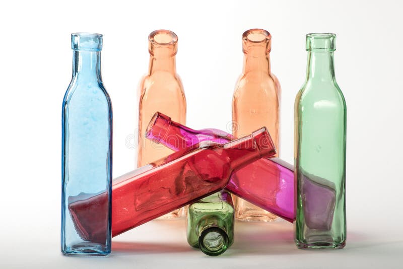 Botellas Coloreadas Y Su Transparencia Imagen de archivo - Imagen de ...