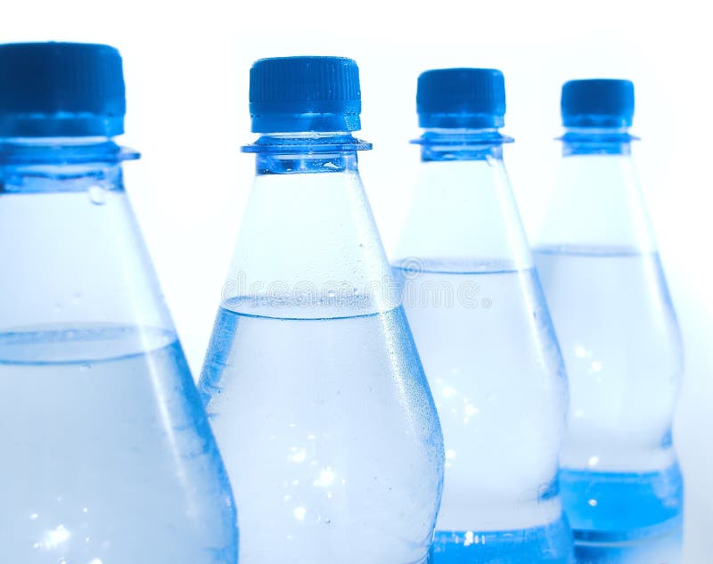 Botellas de agua imagen de archivo. Imagen de soda, azul - 2467885