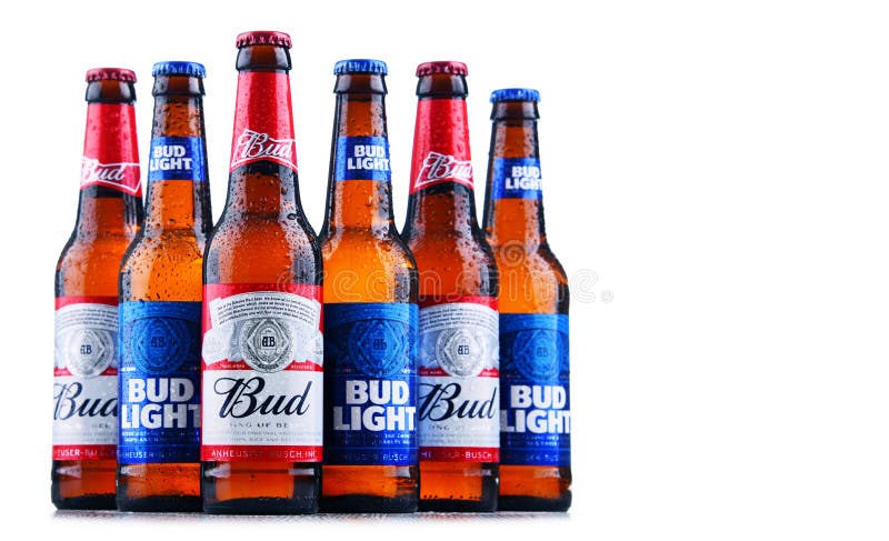 Botellas De Cerveza Bud Light En Cubeta Con Hielo Triturado Imagen ...
