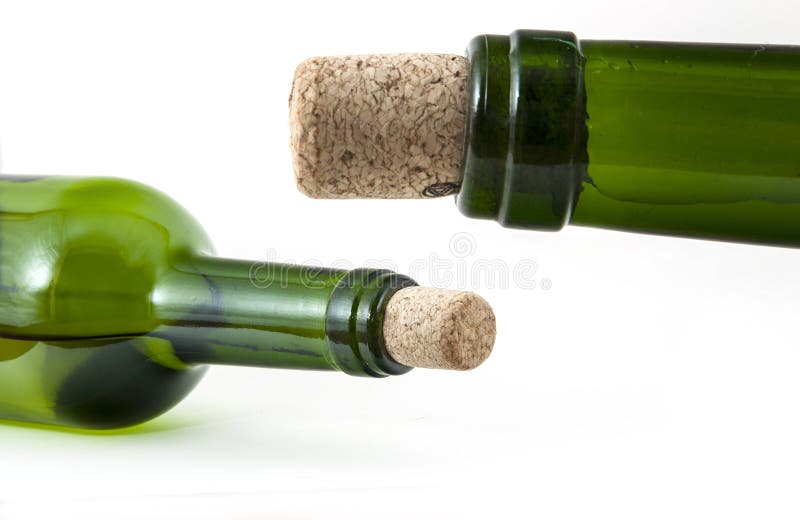 Botella De Vino Verde Tapada Con Corcho Imagen de archivo - Imagen de ...