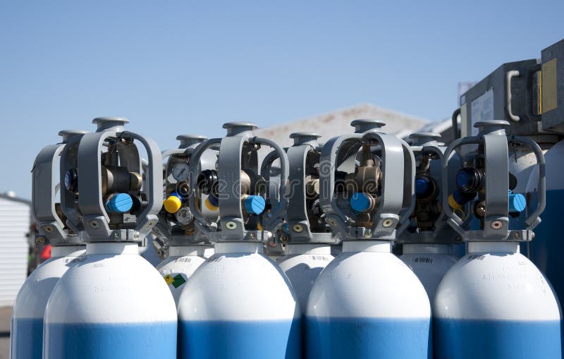 Botellas de gas imagen de archivo. Imagen de propano, combustible - 9615023