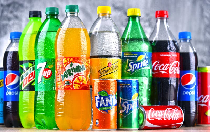 Botellas De Marcas Globales Del Refresco Imagen de archivo editorial ...