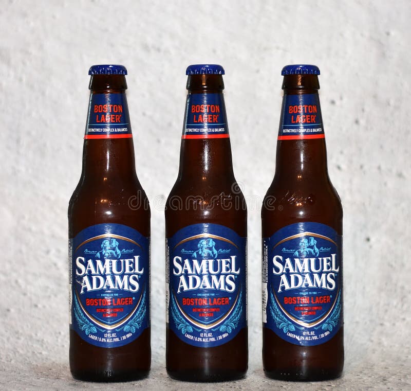 Botellas De Samuel Adams Lager Boston Imagen de archivo editorial ...