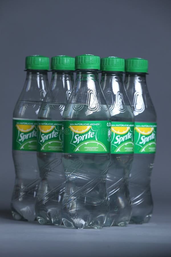 Botellas De Sprite De Refrescos Foto de archivo editorial - Imagen de ...