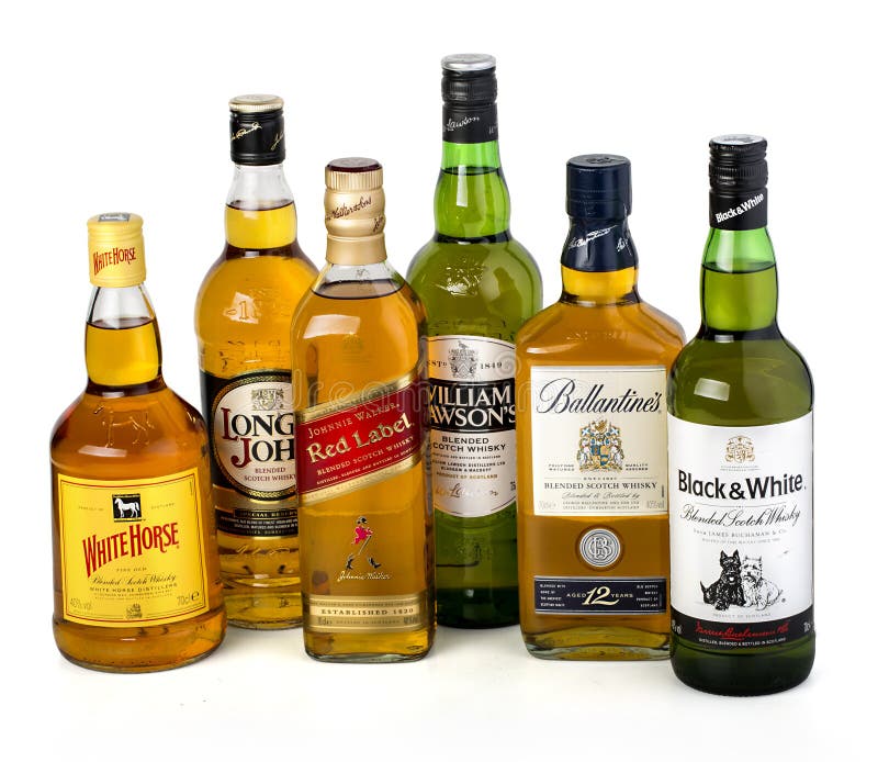 Botellas De Whisky En Blanco Foto editorial - Imagen de guillermo ...