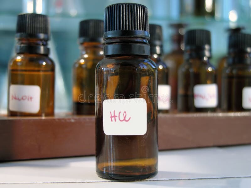 Botellas del laboratorio foto de archivo. Imagen de escuela - 357568