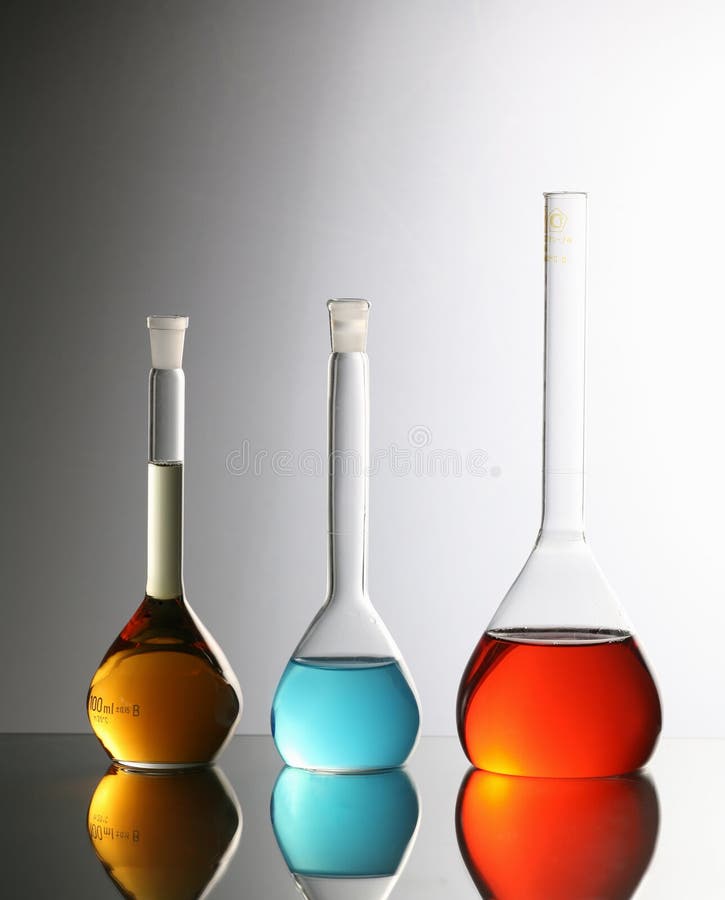 Botellas químicas foto de archivo. Imagen de laboratorio - 95329506