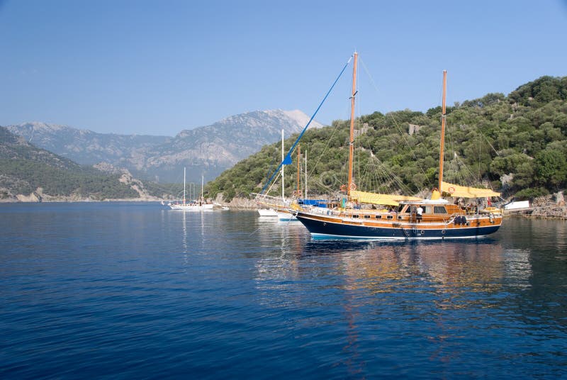 Boten Op De Middellandse Zee Stock Afbeelding - Image of zeilboot, boot ...