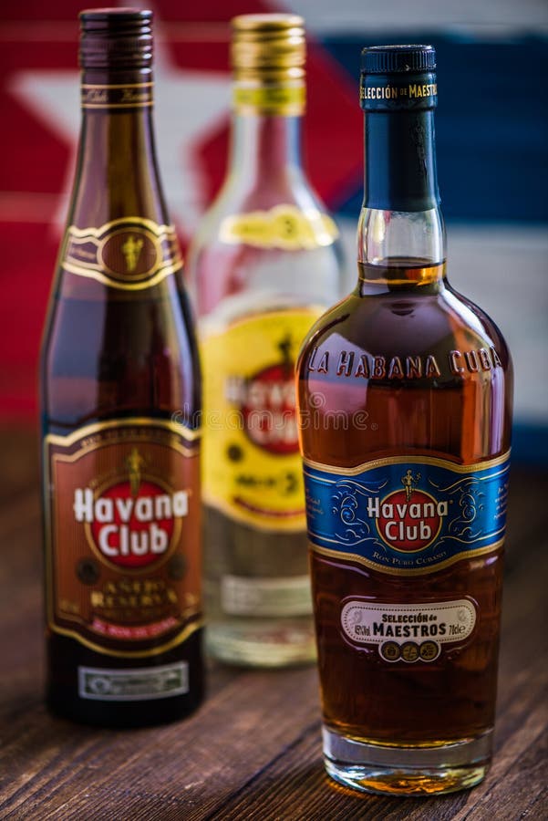 Bottiglia Del Rum Di Havana Club Fotografia Editoriale - Immagine di ...