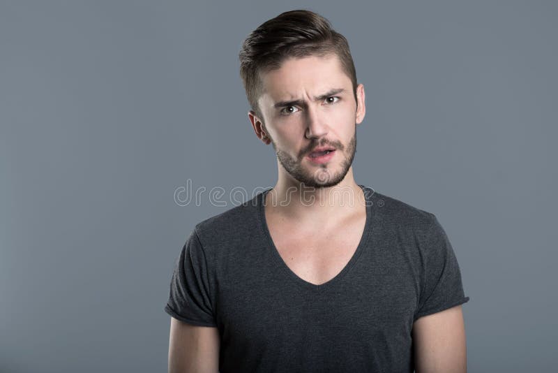 Bouche Perplexe D'ouverture De Jeune Homme Photo stock - Image du homme ...