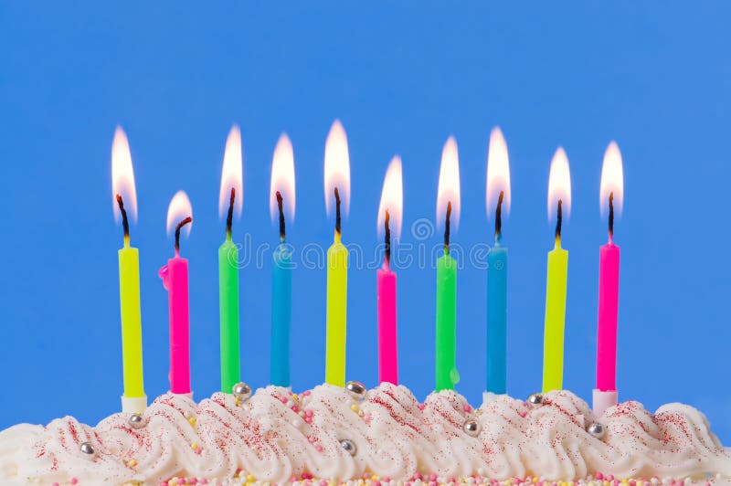 Bougies d'anniversaire photo stock. Image du ligne, réception - 15170736