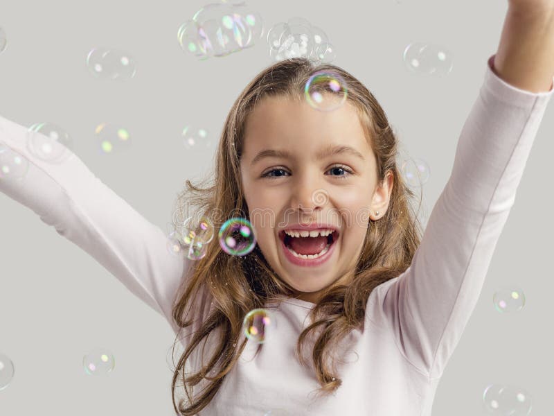 Jouer Avec Des Bulles De Savon Photo Stock Image Du Expression