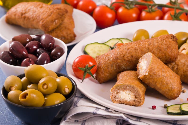 Boulettes De Viande De Grec De Bifteki Photo stock - Image du croûte ...