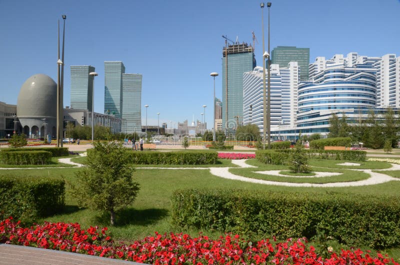 Boulevard Verde Dell'acqua a Astana Fotografia Stock - Immagine di ...