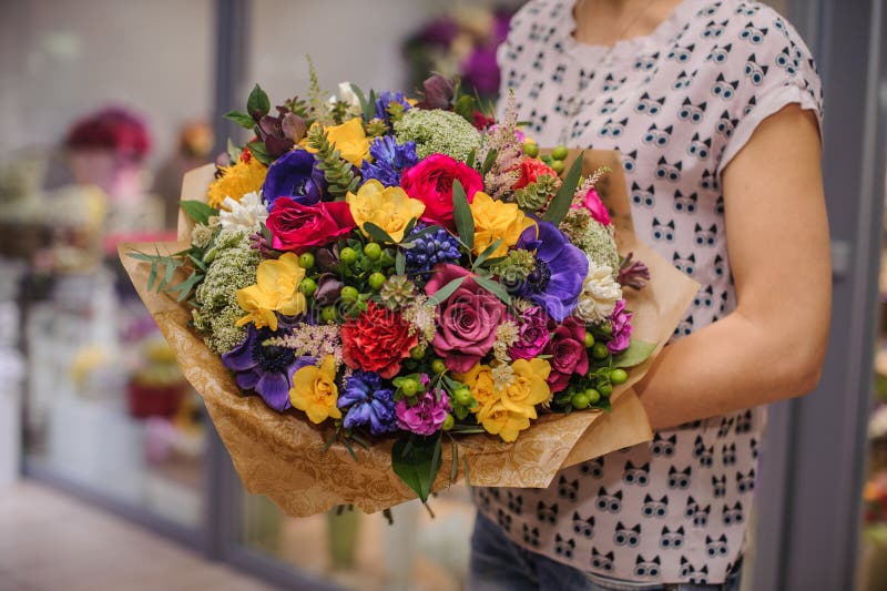 25+ Mains Bouquet Fleurs, Trend Inspirasi!
