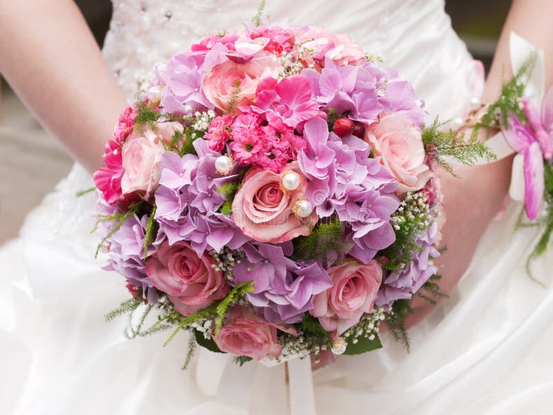 Bouquet de mariage image stock. Image du nuptiale, bourgeon - 24292983