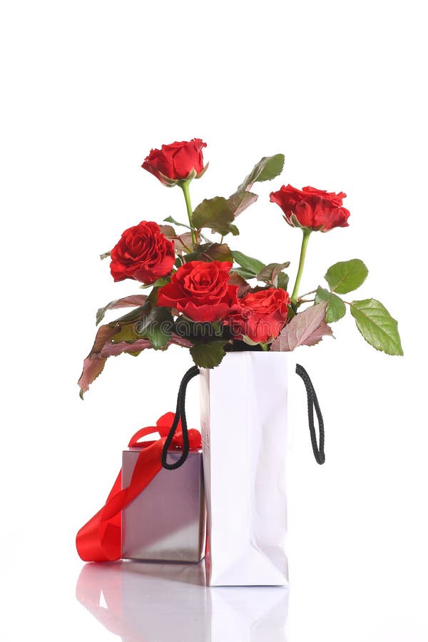 Bouquet des roses rouges photo stock. Image du décoratif - 34031750