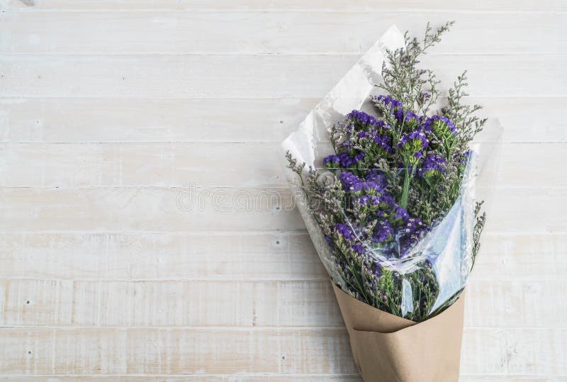 Bouquet flower of statis stock image. Image of flowers - 95439151