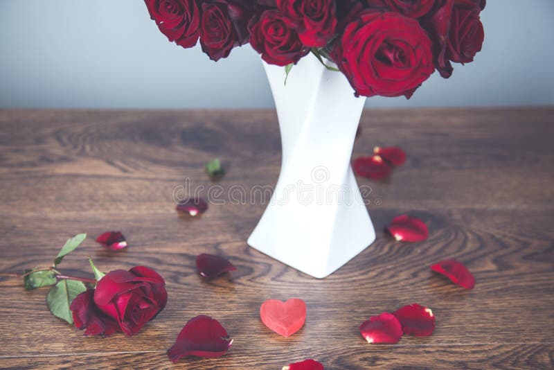 Bouquet of Red Roses and Heart Stock Image - Image of decoration, fresh ...
