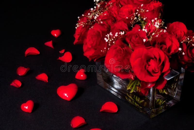 Bouquet Romantique Des Roses Rouges Image stock - Image du nature ...