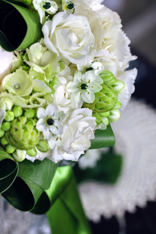 Bouquet of White Roses with Ranunculus, Viburnum, Eucalyptus Stock ...