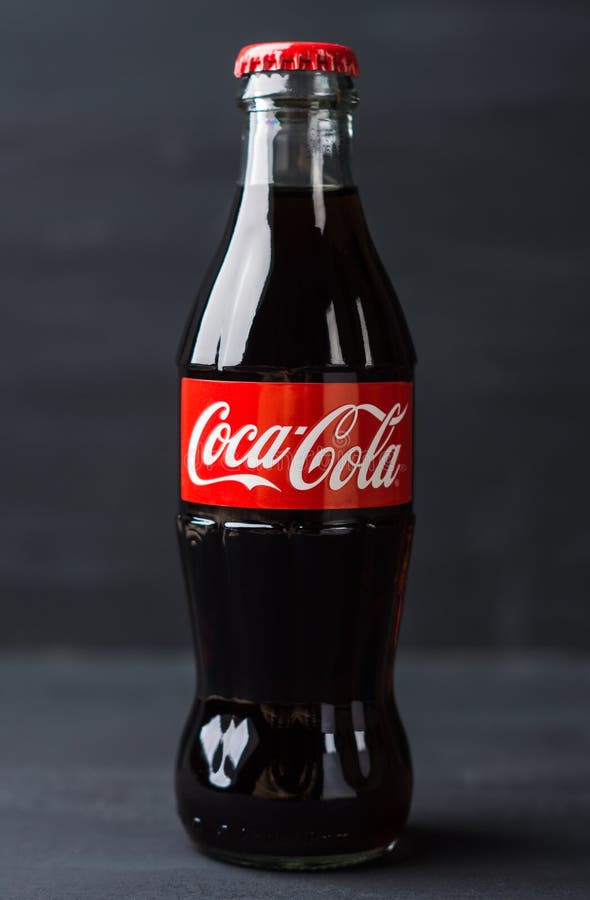 Bouteille Classique De Coca-Cola Sur Le Fond Rustique Photographie ...