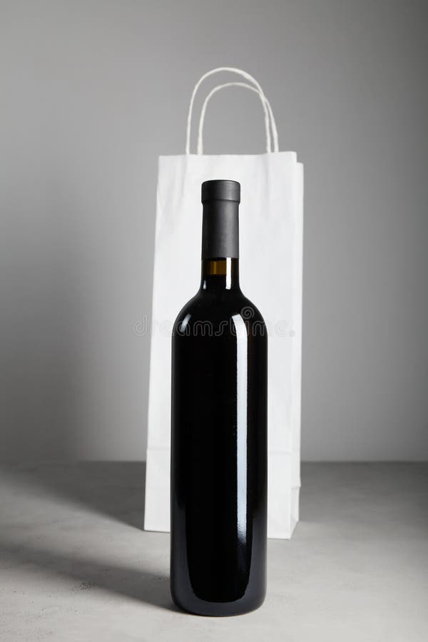 Bouteille De Vin De Noir De 750 Ml Vin Rouge Photo stock - Image du ...