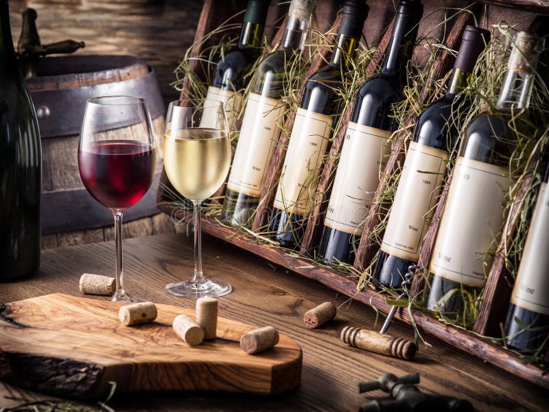 Bouteilles de vin image stock. Image du test, cadeau - 86405567