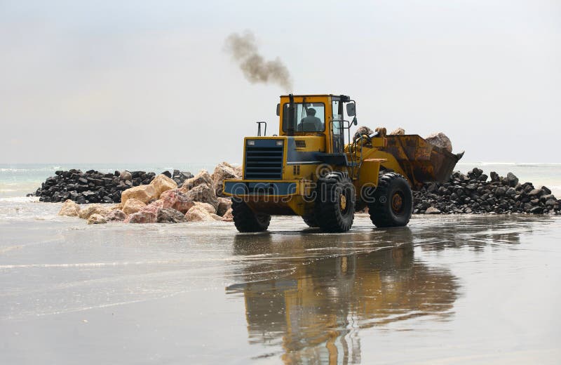 Bouteur image stock. Image du grattoir, industrie, machines - 3728673