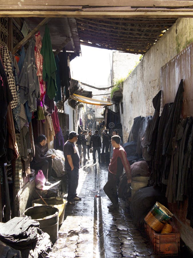 Souk de Fes photo éditorial. Image du marché, people - 37527351