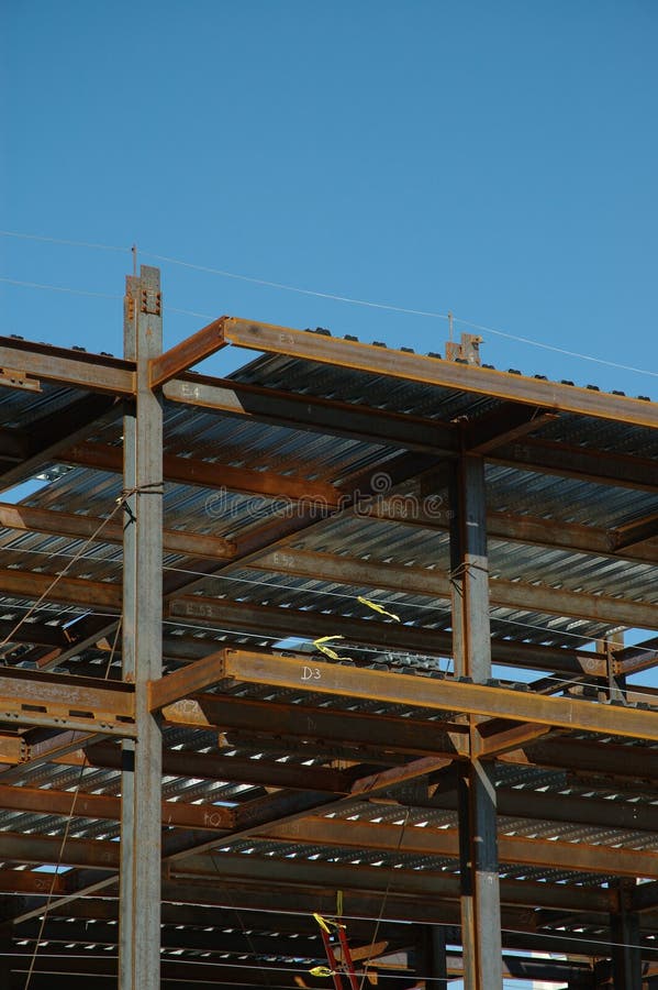 Gebouwconstructie 2 stock foto. Image of staal, werk, skelet - 75928