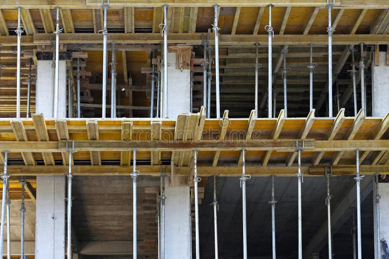 Bouwsteiger stock afbeelding. Image of bouw, vloeren - 33515161