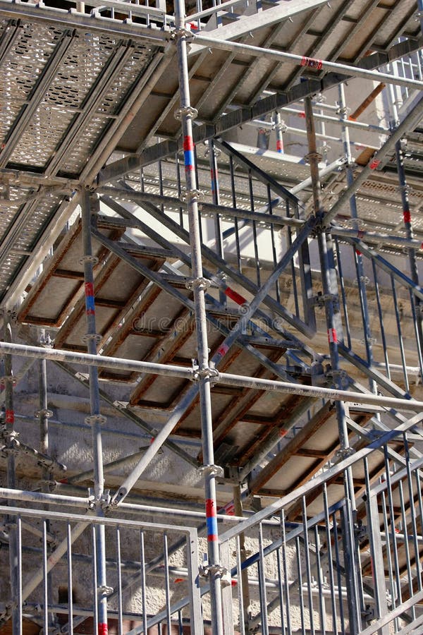 Bouwsteiger stock foto. Image of groot, techniek, industrie - 53746430