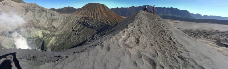 Actieve Vulkaan - Centraal Java - Indonesië Redactionele Foto ...