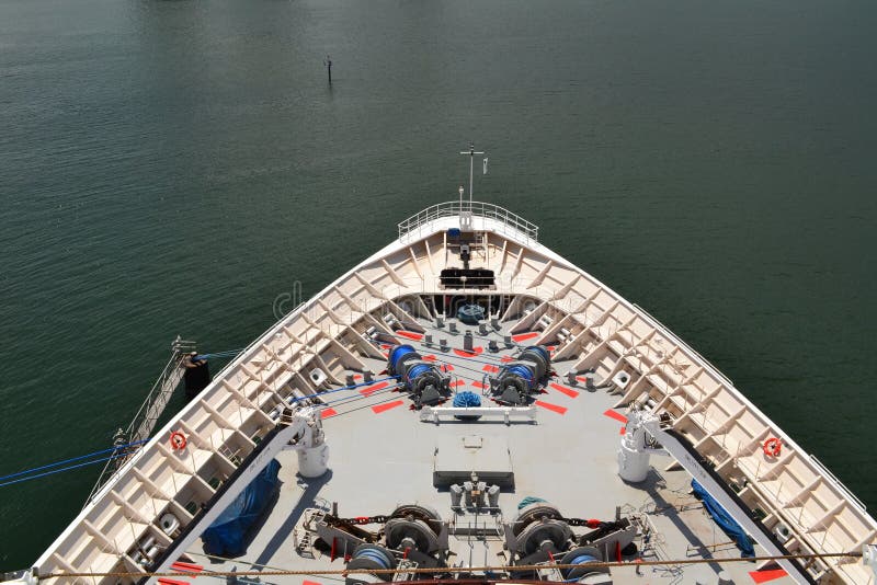 Bow of a cruise ship stock image. Image of front, cruise - 41619835