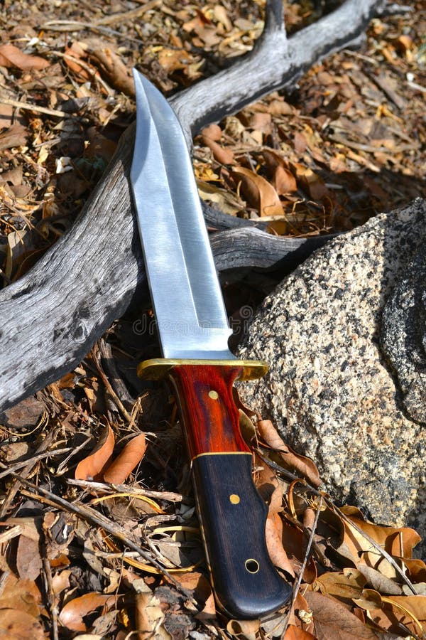 Altes bowie Messer stockbild. Bild von hieb, westlich - 13457773