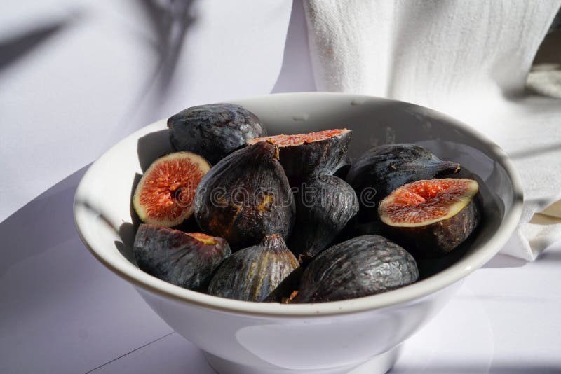 Bowl of figs stock photo. Image of nature, nourishment - 272599902